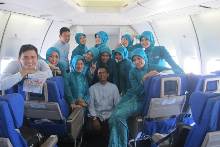 Garuda Indonesia Juga Dukung Pramugari ke Aceh Gunakan Jilbab dan ...